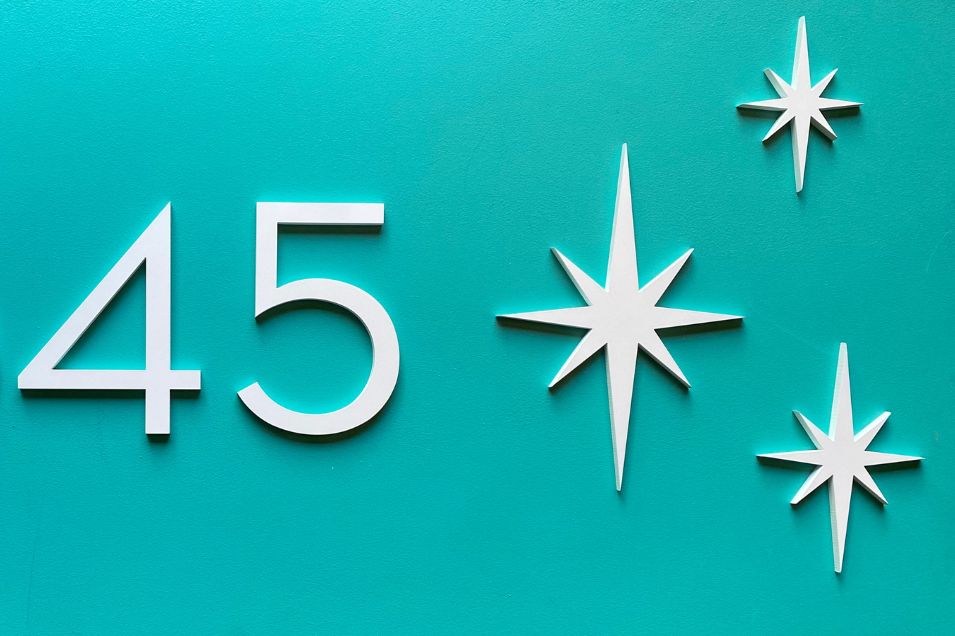 Custom Made Address Signs, Personalized Plaques, and Numbers