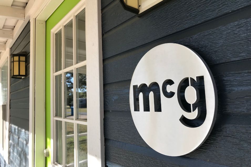 Custom Made Address Signs, Personalized Plaques, and Numbers